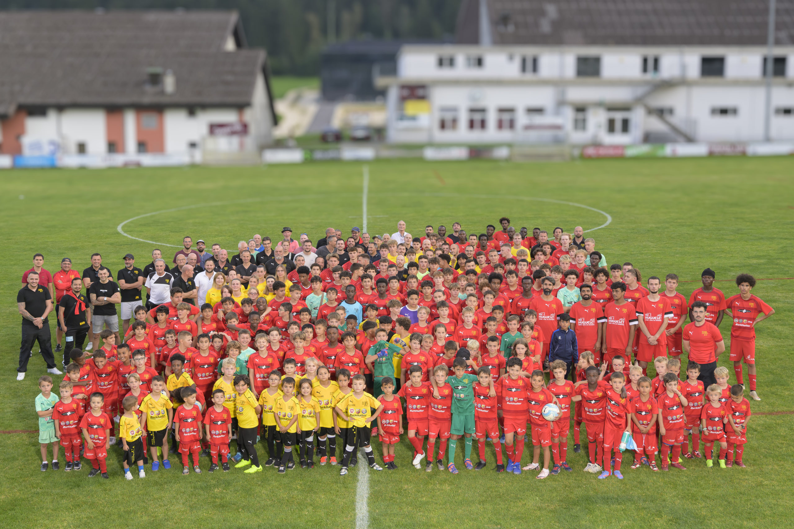 Tout le monde se rassemble pour notre course aux sponsors! - FCTT